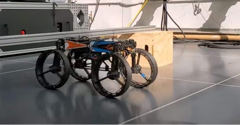 Le robot Morphobot se transforme pour marcher, rouler ou voler